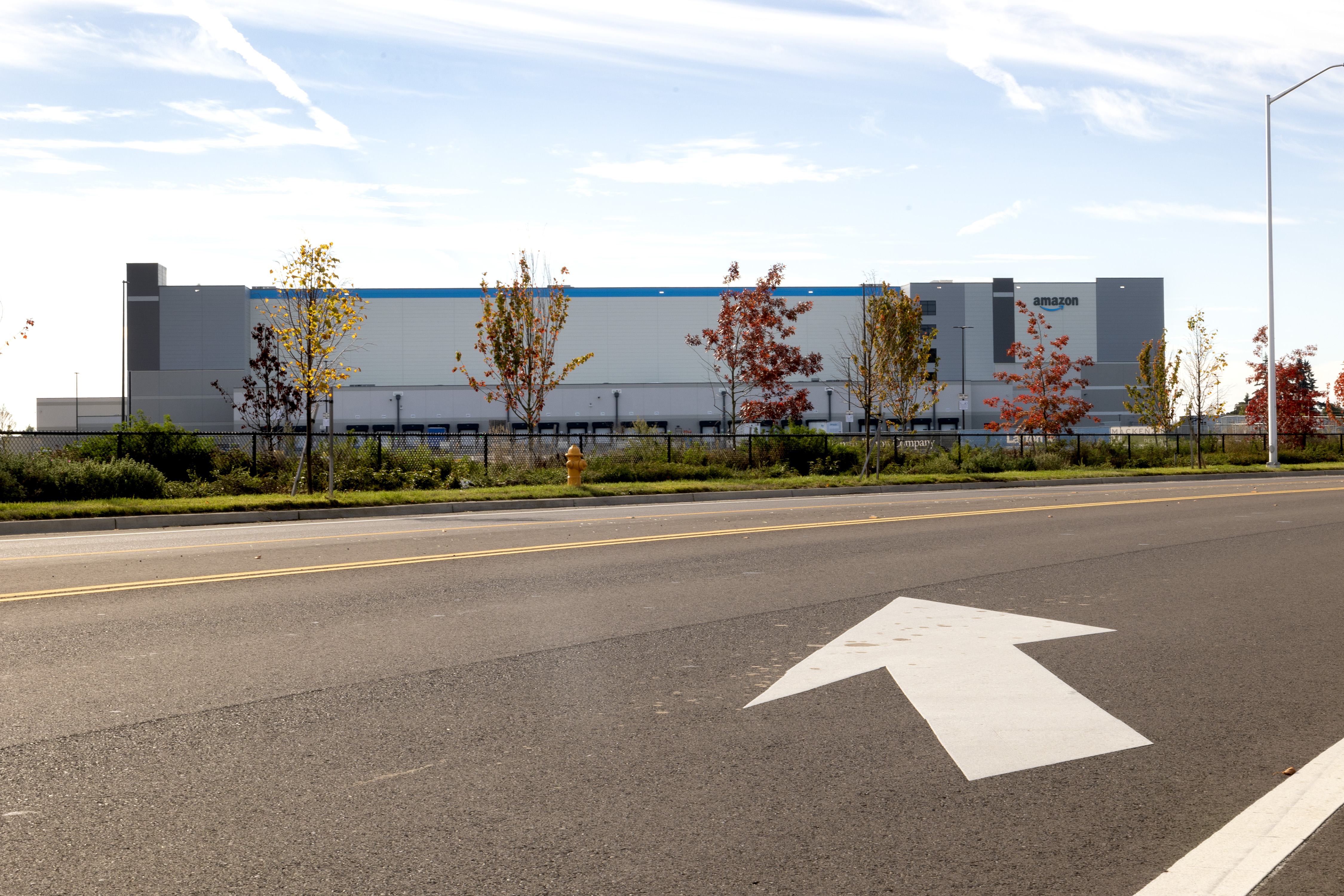 Woodburn’s highly anticipated Amazon facility, largest in PNW, begins ...